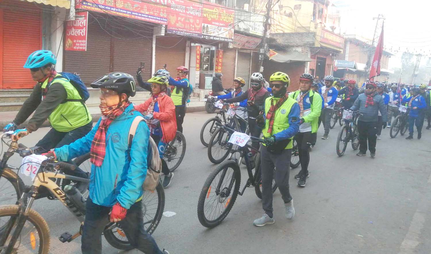 ‘टुर दि ठाकुरद्वारा’मा दुई सय बढी साइकलयात्री